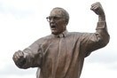 Kinnick, Gable statue sculptor dies at 48 | Iowa Now - The University ...