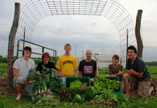 Gardening takes root at UI | Iowa Now - The University of Iowa