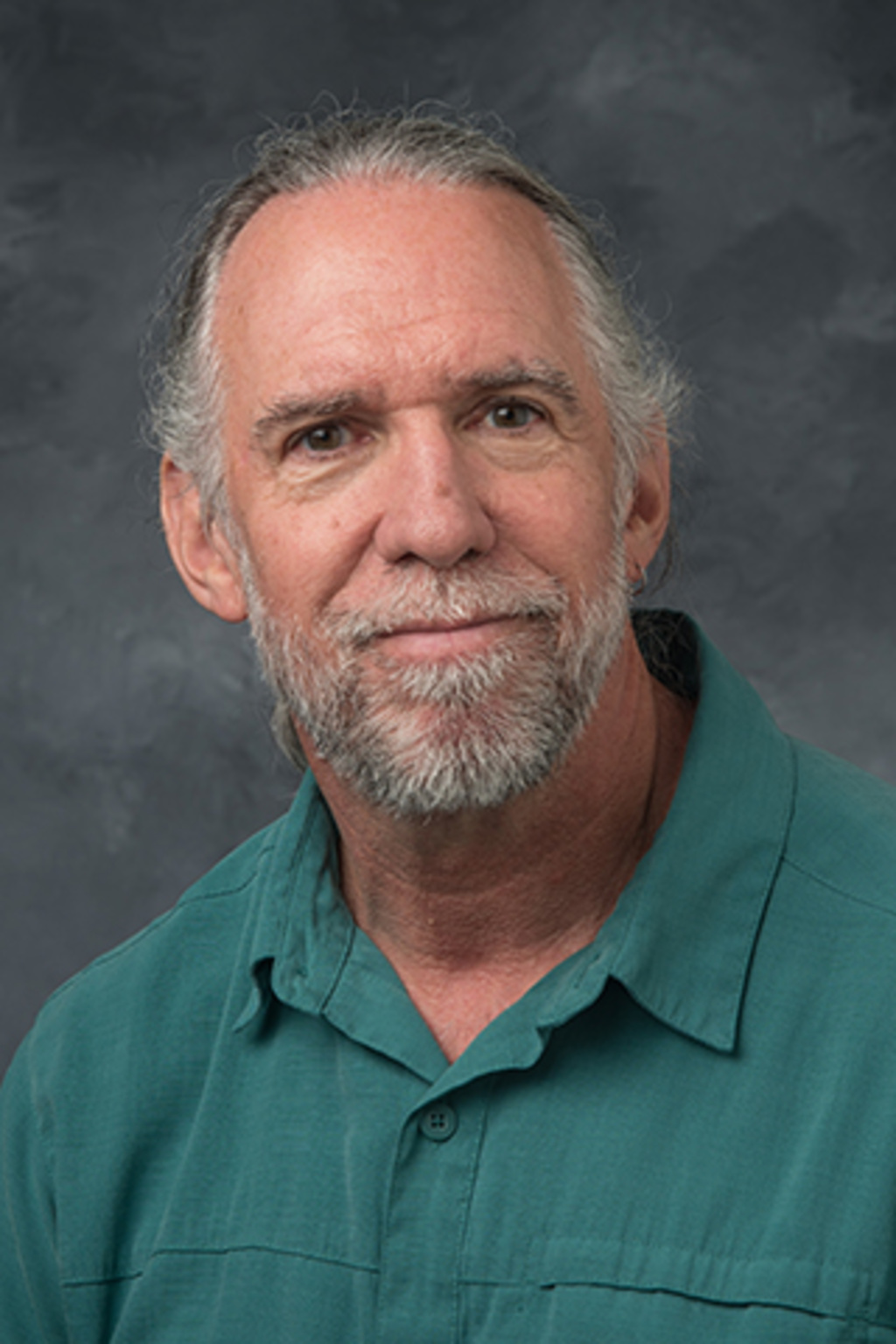 University honors faculty, staff for excellence | Iowa Now - The ...