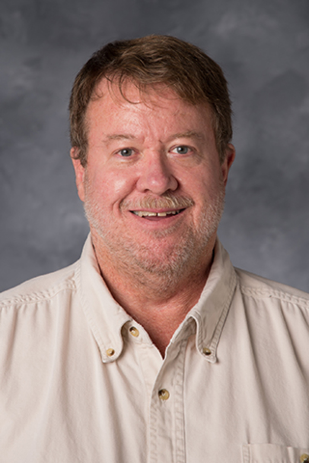 University honors faculty, staff for excellence | Iowa Now - The ...