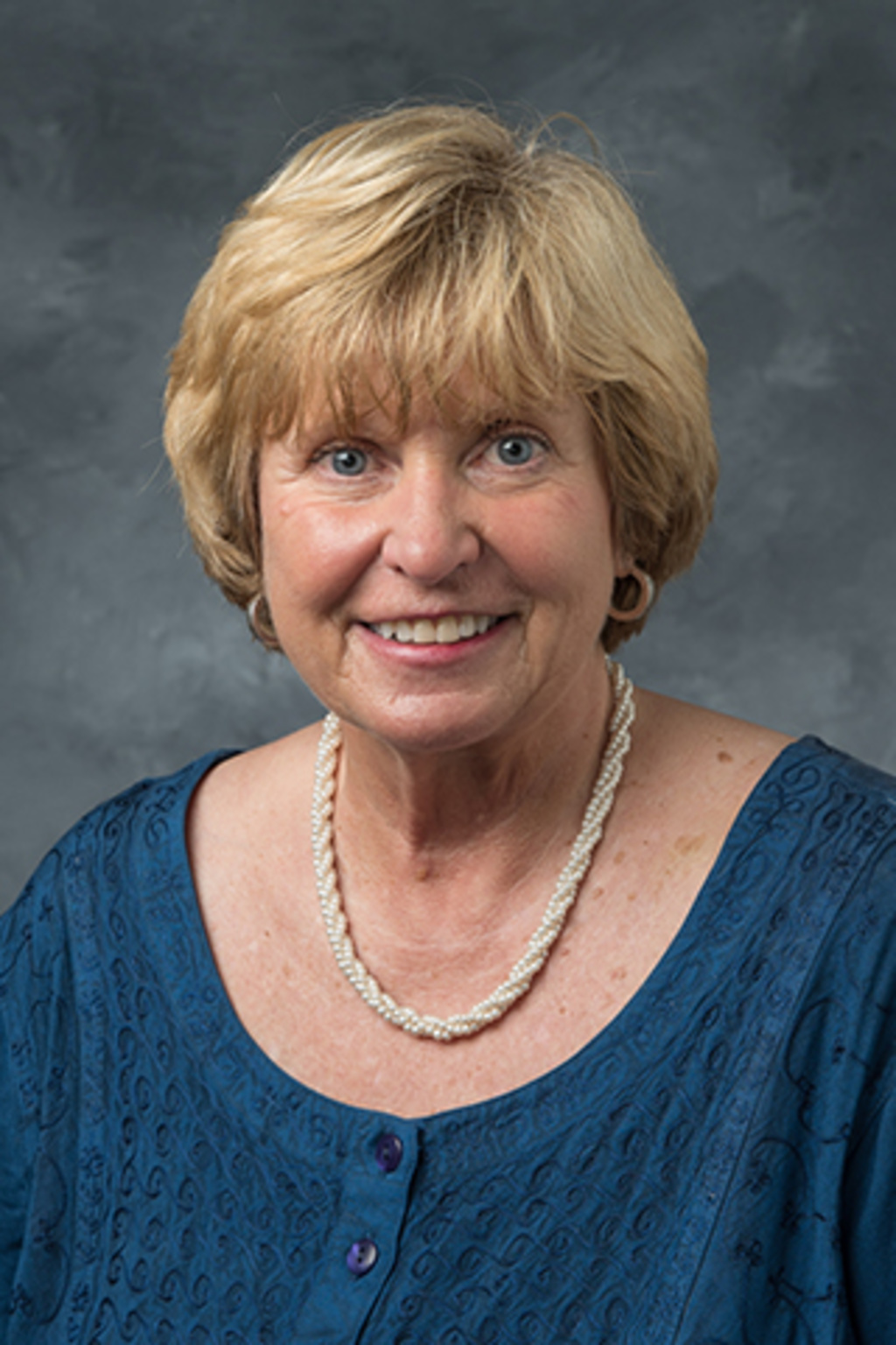 University honors faculty, staff for excellence | Iowa Now - The ...