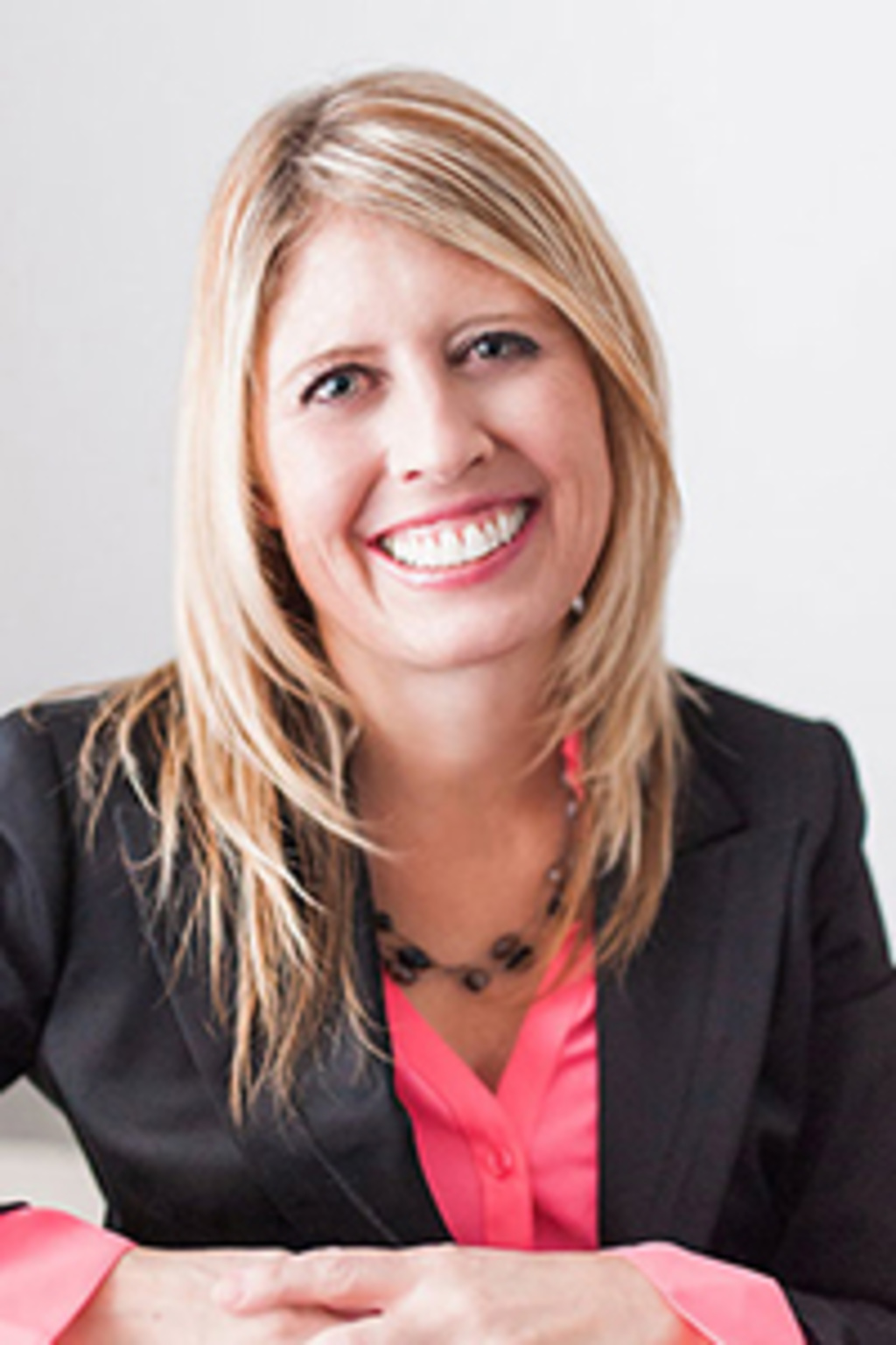 Many honored at UI’s annual Faculty and Staff Awards Banquet | Iowa Now ...